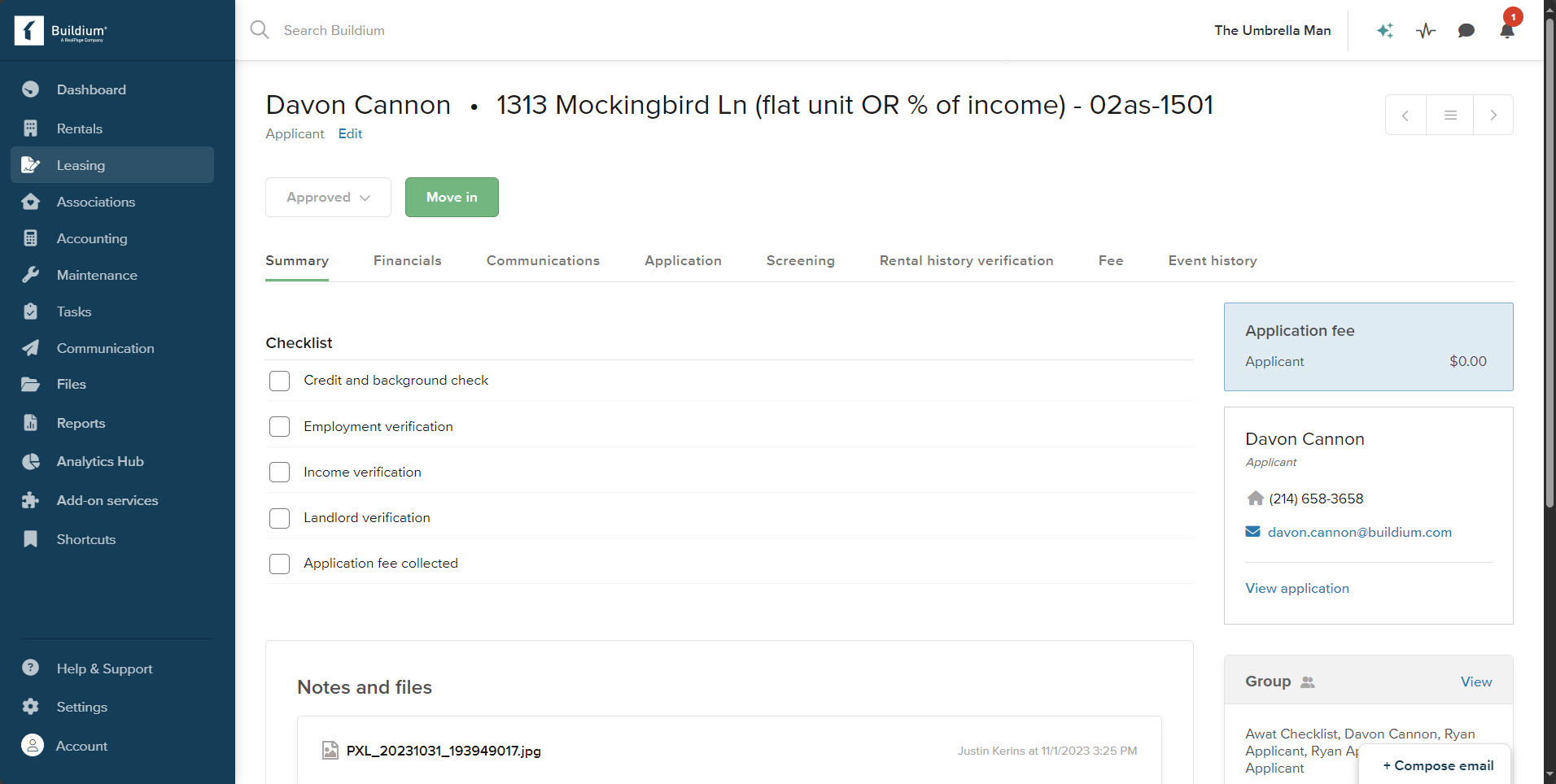 How do I use the applicant checklist?